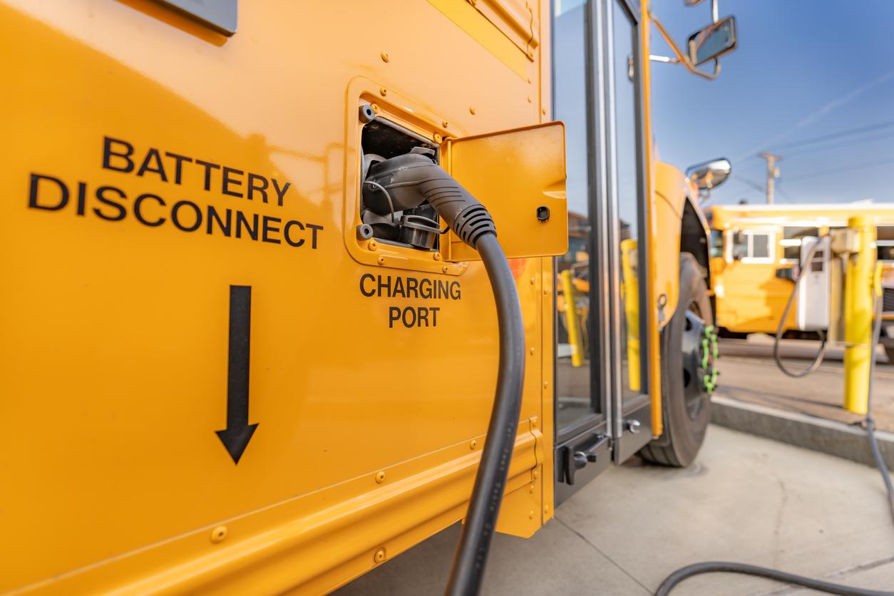 How Electric School Buses Can Help Californians Save Money, Cut ...